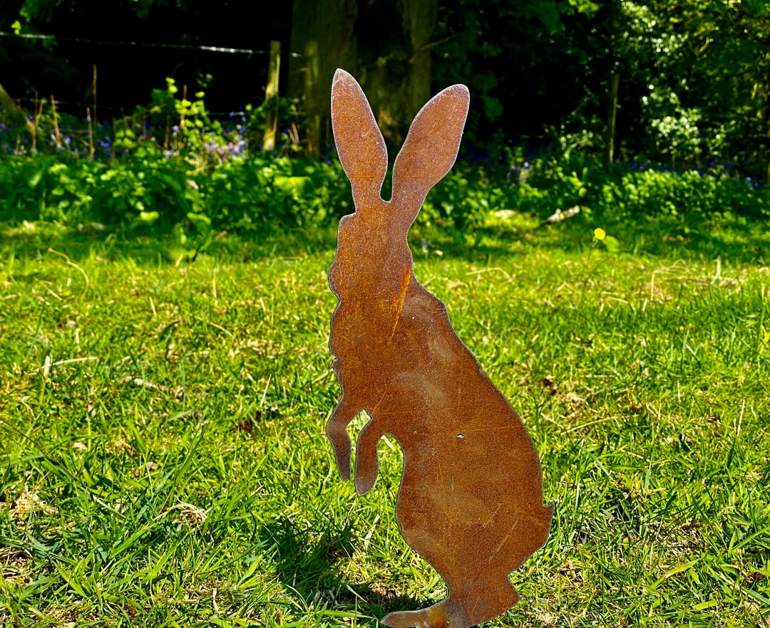 Exterior Rustic Metal Peter Rabbit Hare Garden Stake Yard Art Vegetable ...