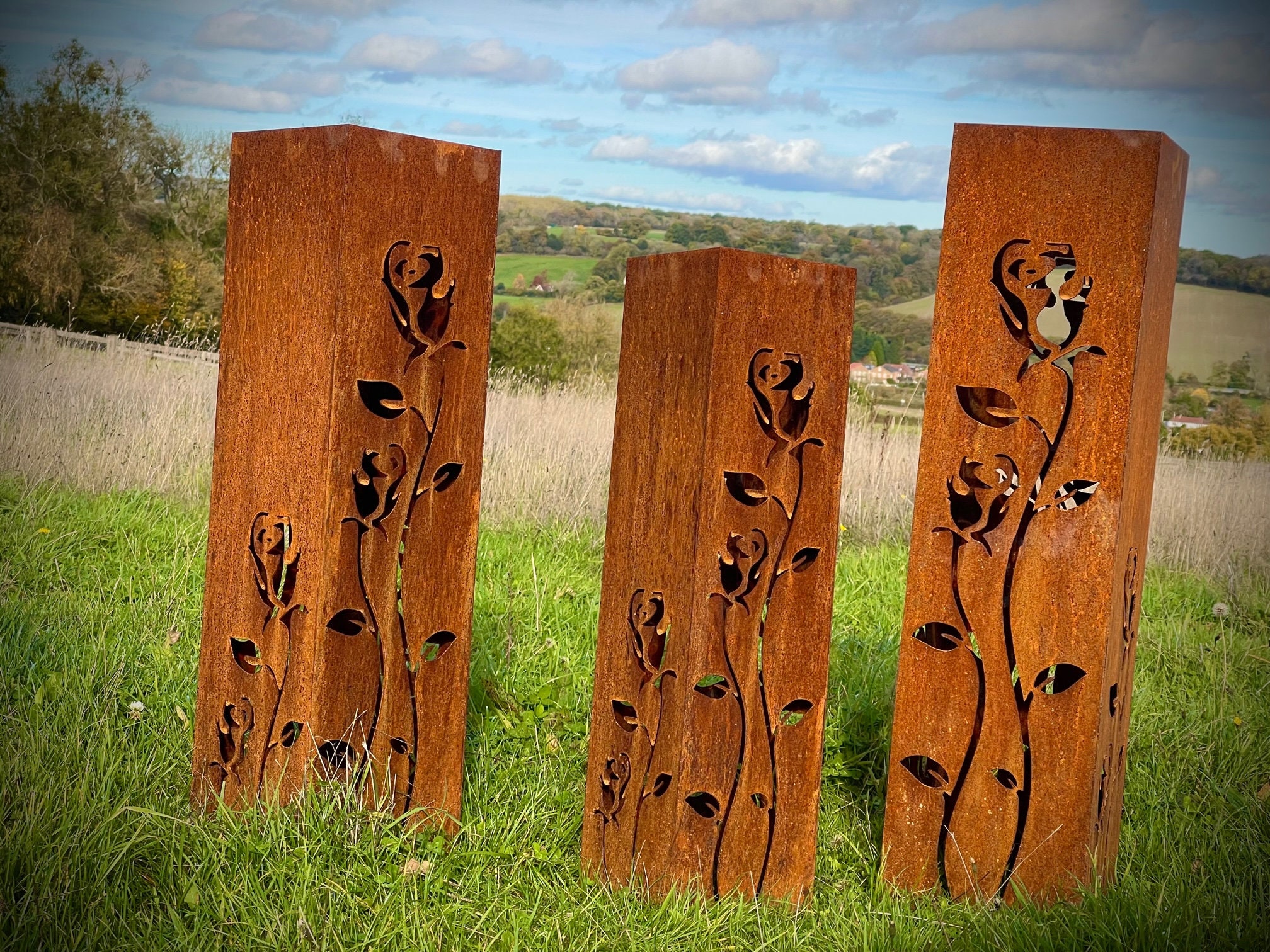 Rustic Rusty Metal Rose Flower Petal Garden Columns Landscape Design ...