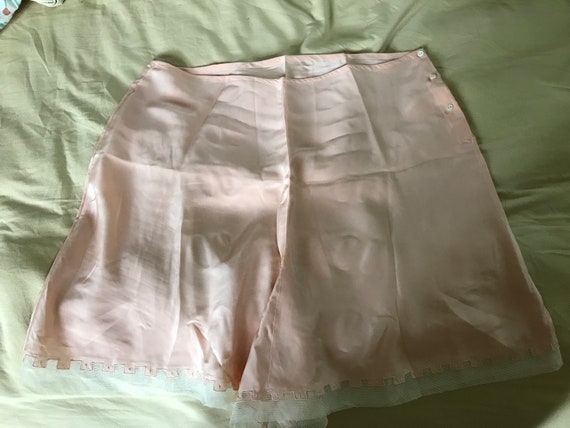 Vintage Lingerie Tap Pants Bloomers 1930’s Pink Mediu… - Gem