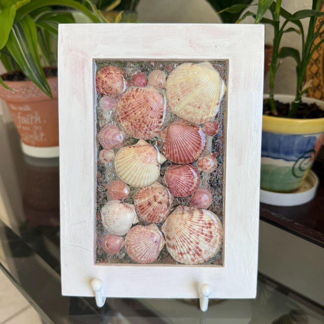 Seashell Resin Art Frame / 5.25"x7.25" / Shades of Pink Scallop Shells ...