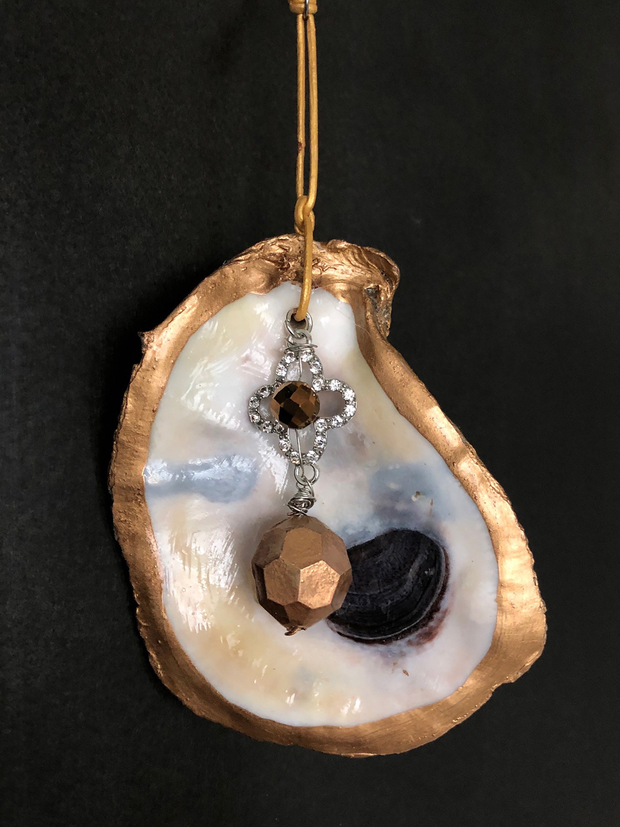 Beautiful Gold OYSTER SHELL With Rhinestones and Beads - Etsy Beautiful Gold OYSTER SHELL With Rhinestones and Beads - Etsy