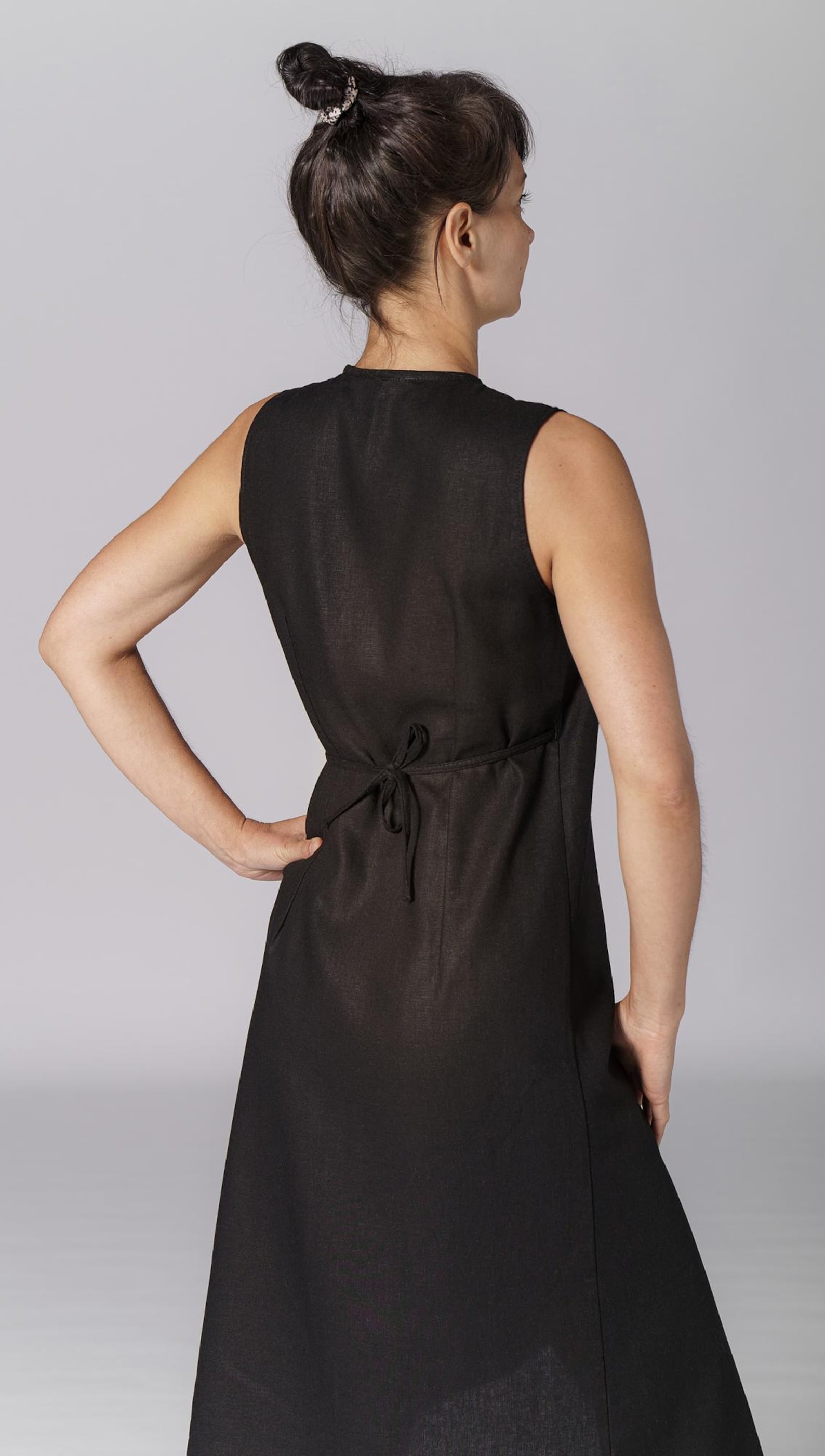 Namaja Black Linen Wrap Apron | Elegant Lomi Massage Apparel | Sound ...