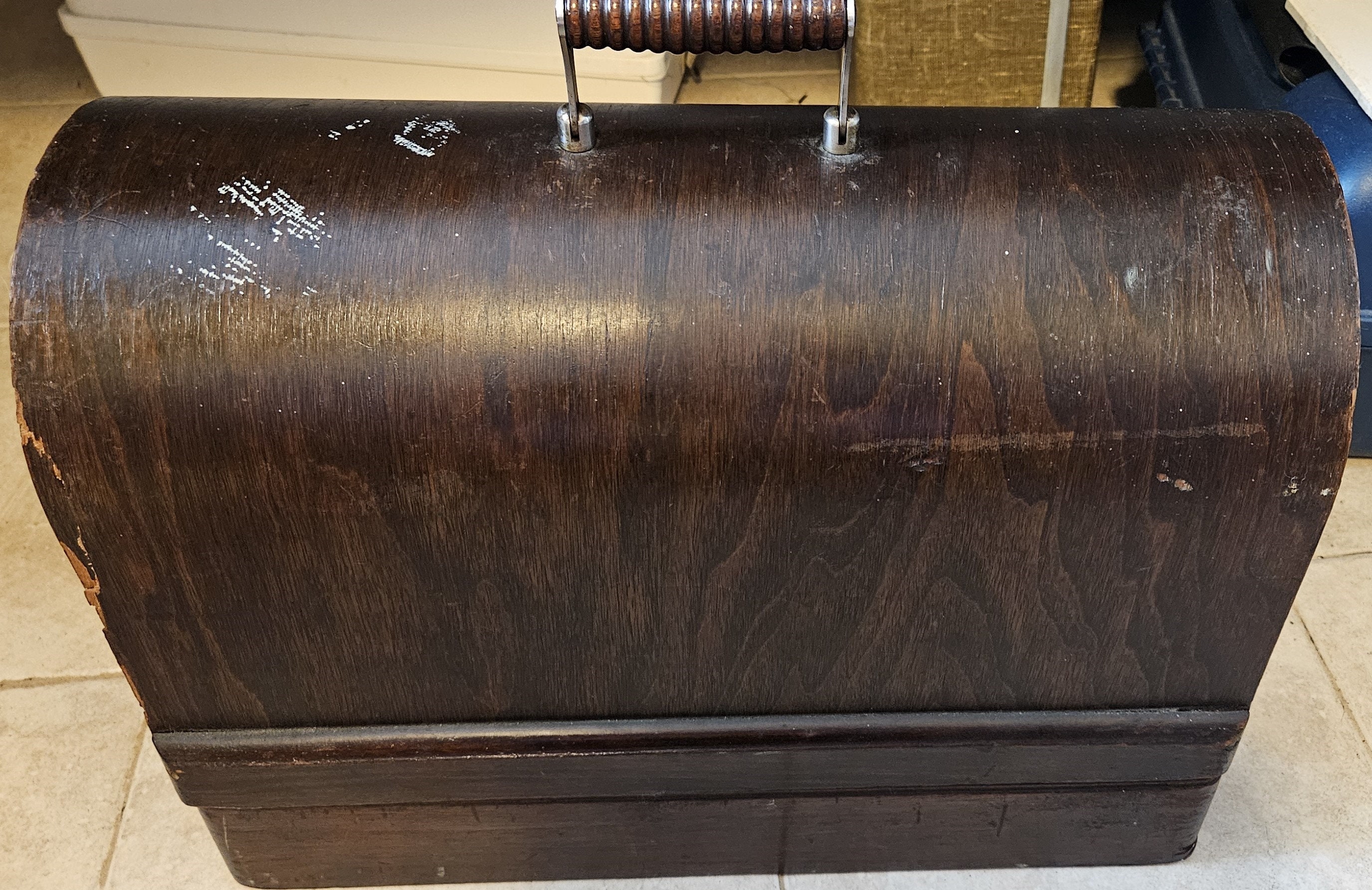 Antique 1924 Singer Model 99 Portable Sewing Machine With Wood Carrying ...