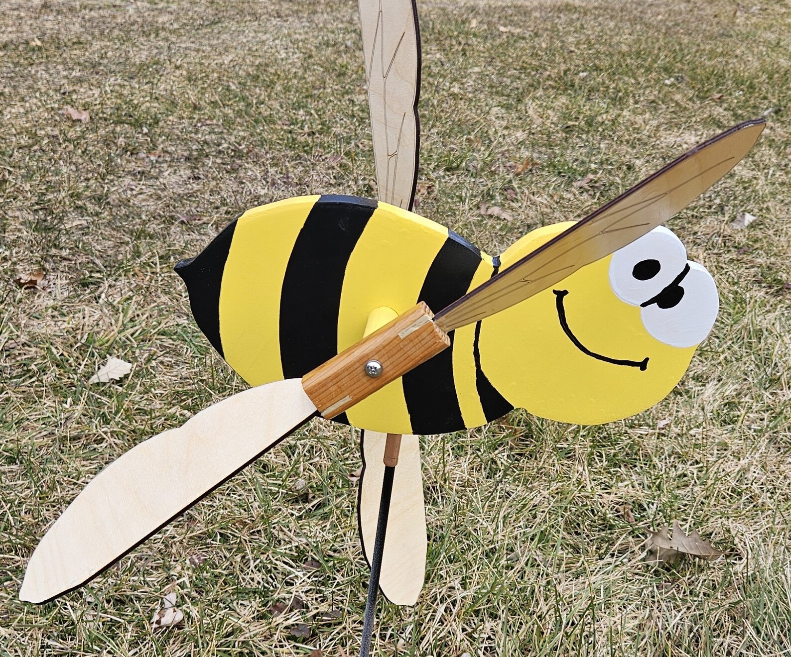 Large Hand Made 20 Whimsical BUMBLE BEE Whirligig 'folk Art' Lawn ...