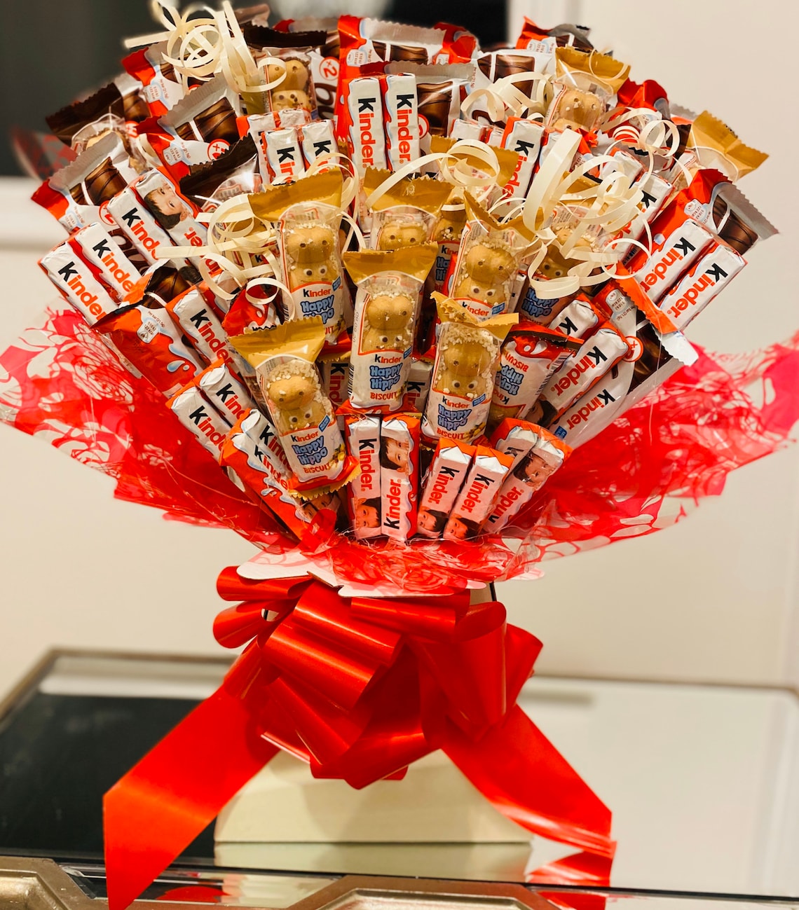 Kinder Bueno Surprise Chocolate Bouquet Mothers Day Gift Anniversary ...