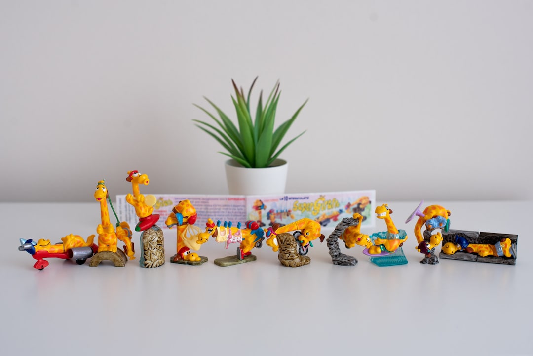 1999 Ferrero Kinder Surprise Vintage Super Giraffe Figurines - Etsy