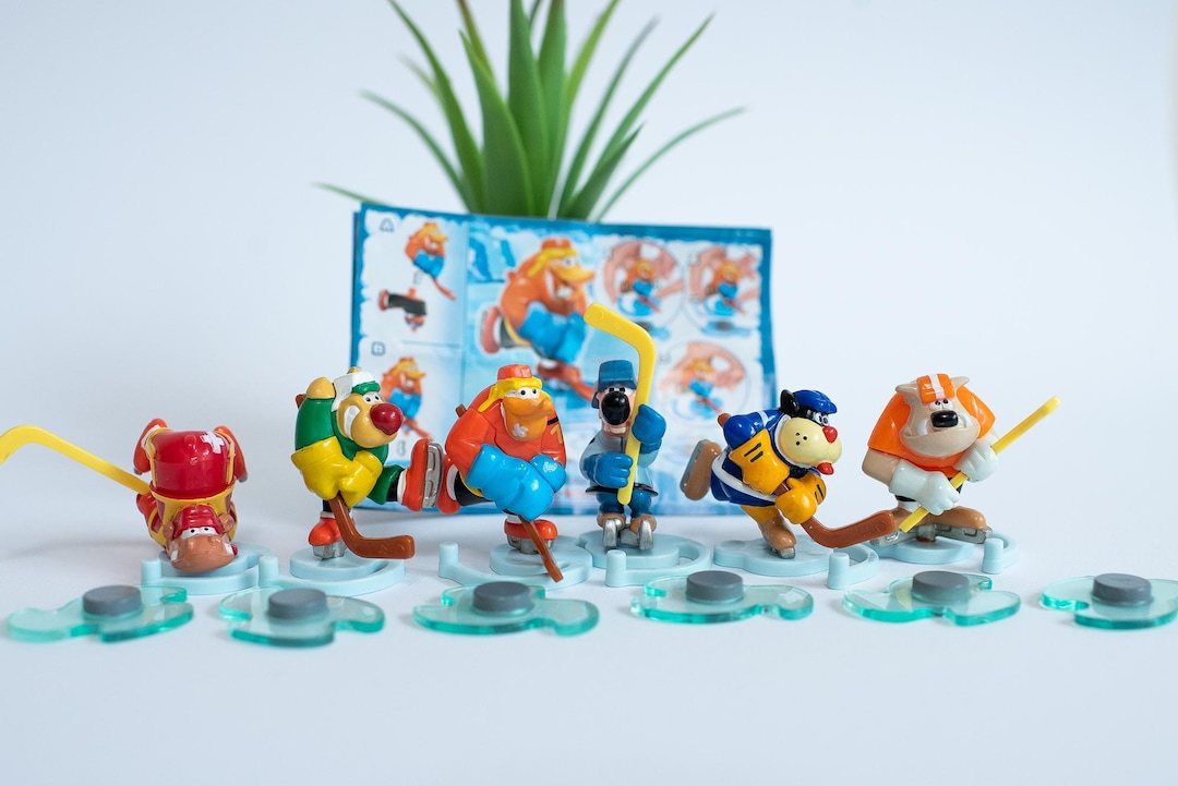 Ferrero Kinder Surprise Vintage Magic Sport Token Figurines Hockey ...