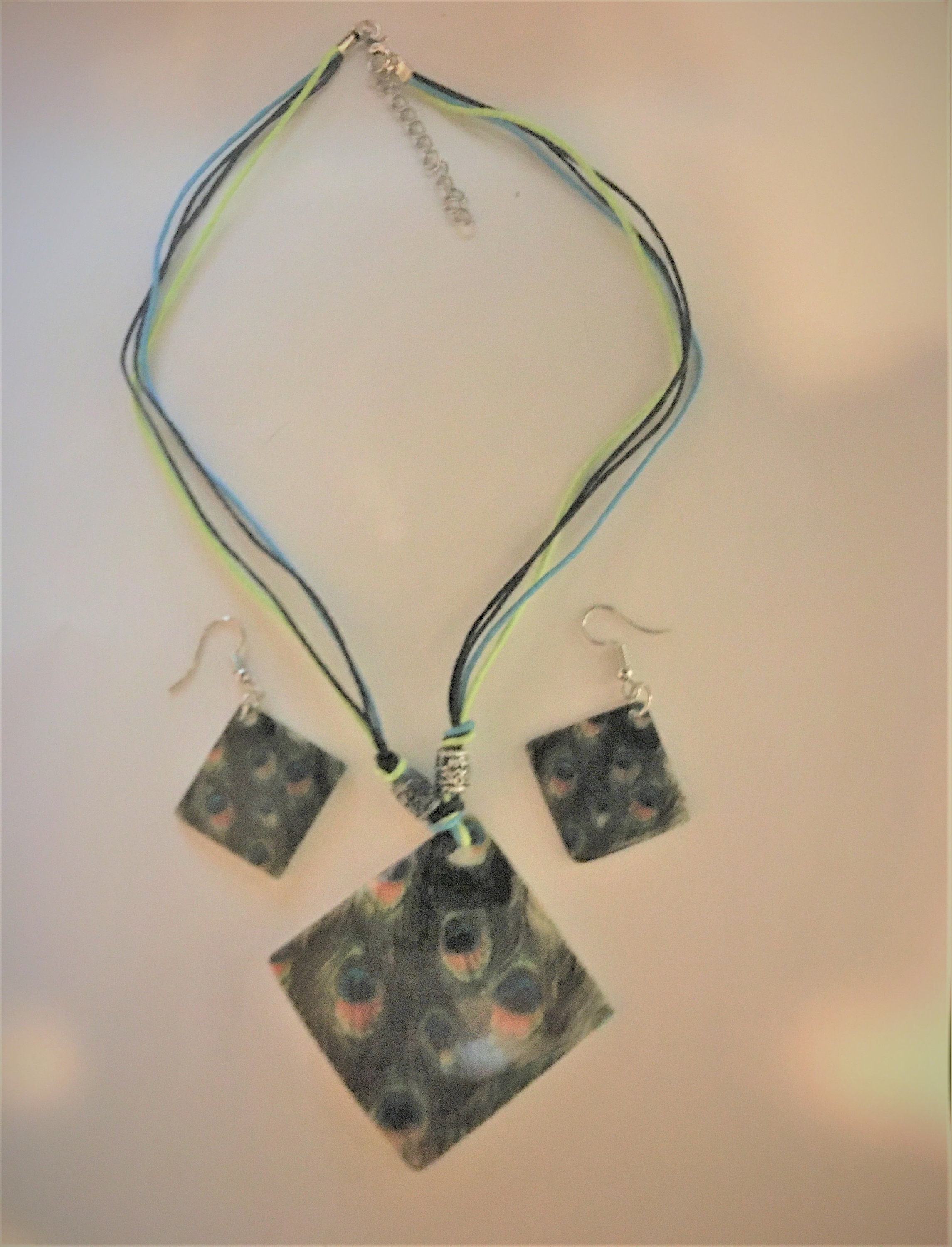 Diamond Shape Shell Disc Reflections Pendant Earrings Set - Etsy