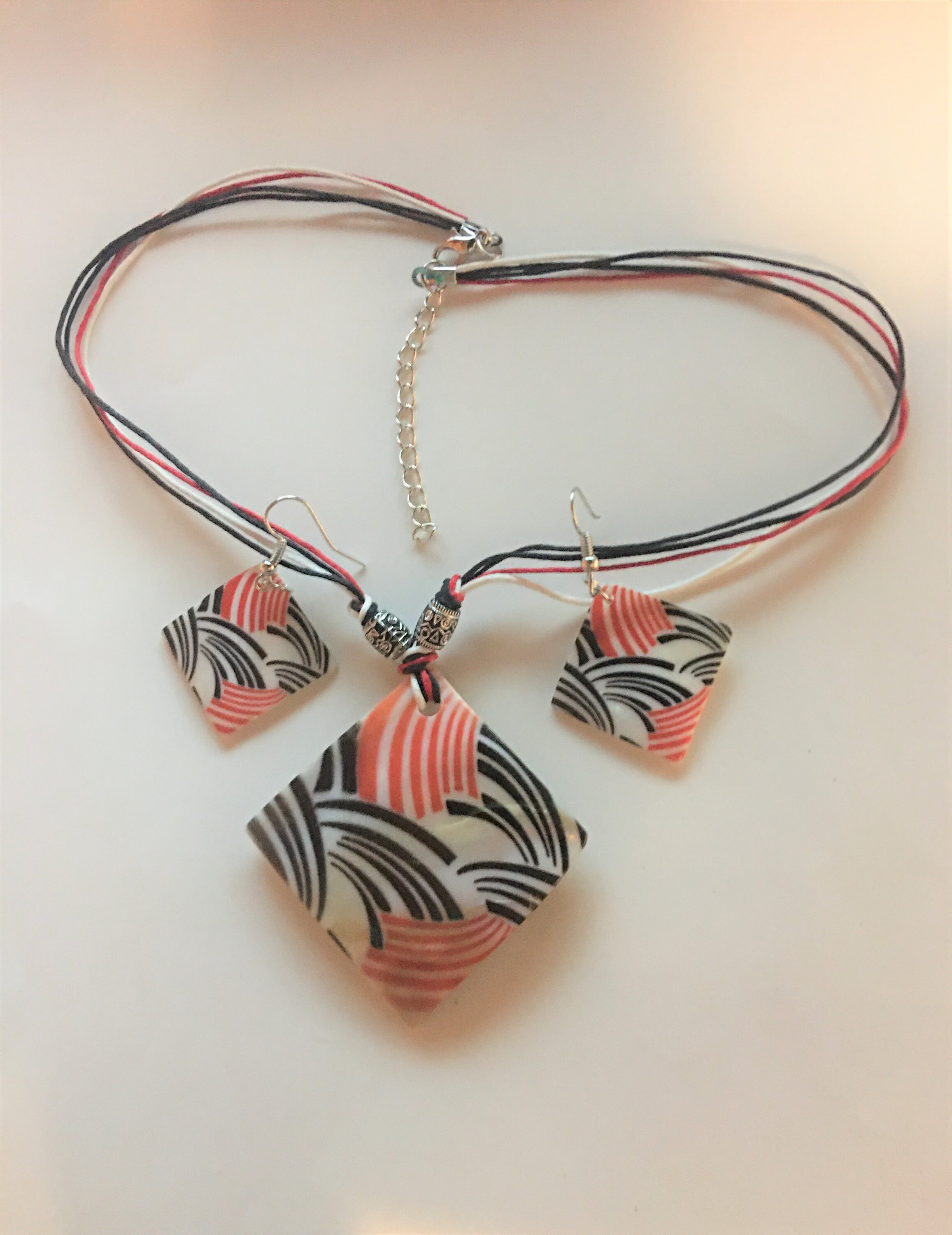 Diamond Shape Shell Disc Reflections Pendant Earrings Set - Etsy