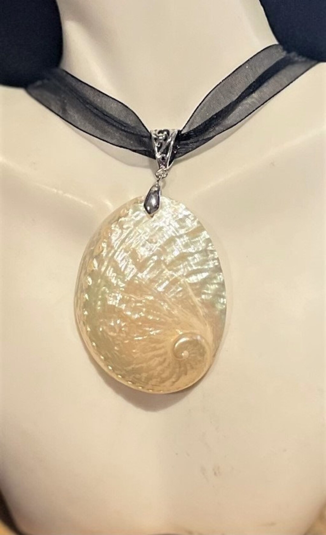 Pearlized Abalone Seashell Pendant Necklace , Gemstone Pendant , Shell ...