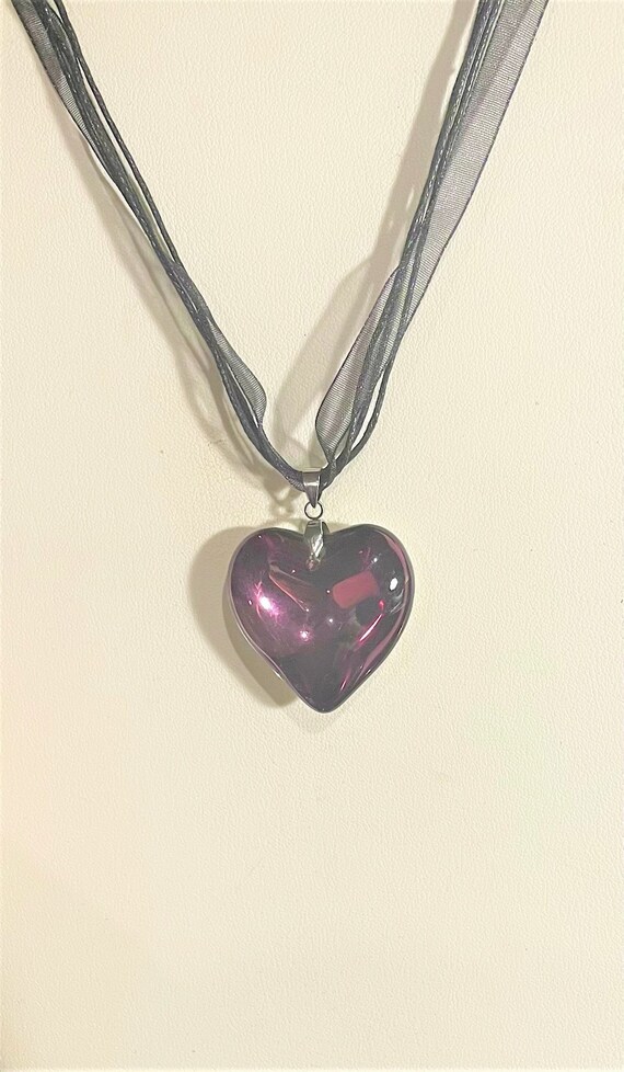 Purple glass heart pendant - Gem