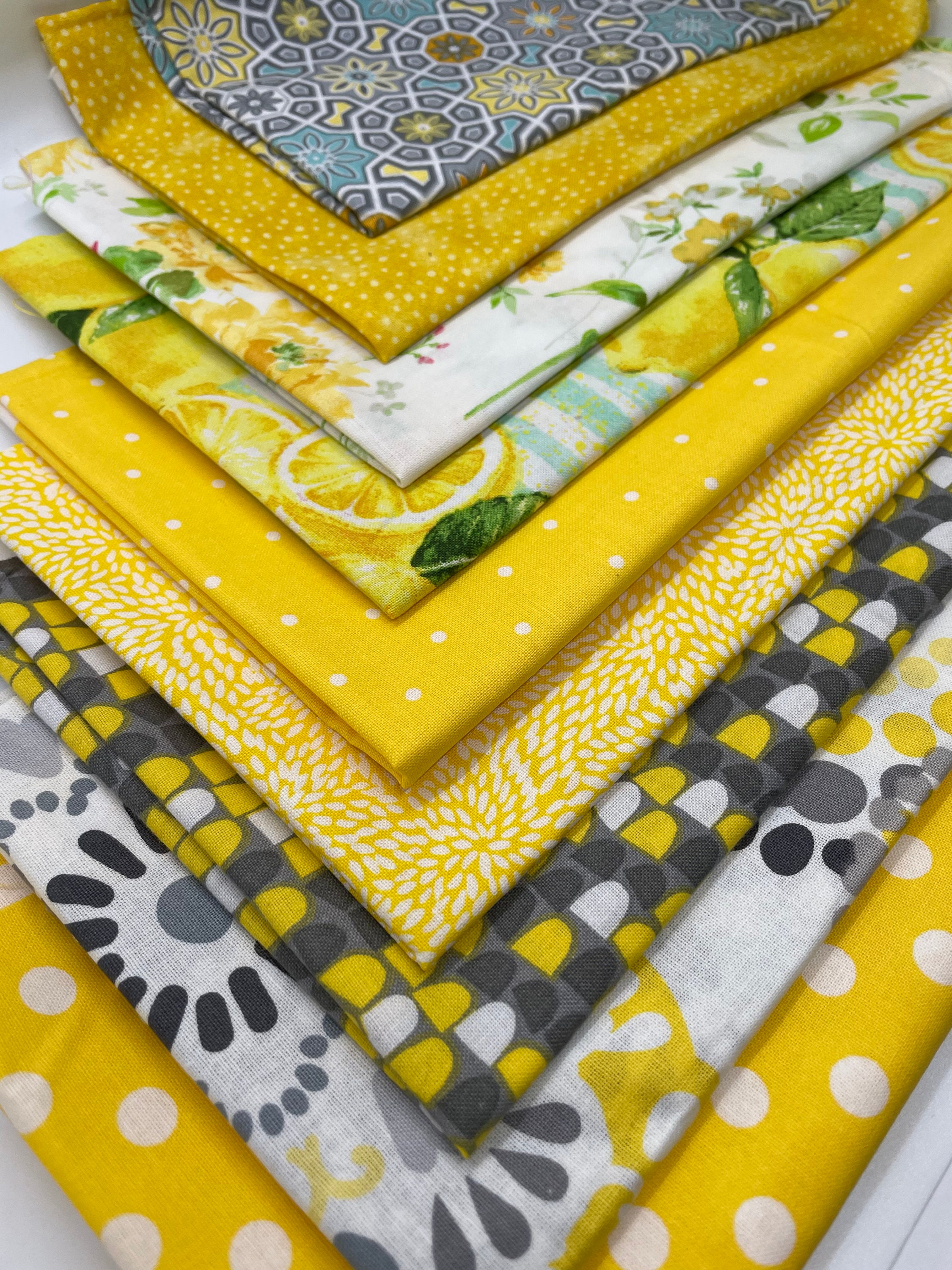 Fat Quarter Bundle of 9 Beautiful Yellow Lemon Tone Premium - Etsy
