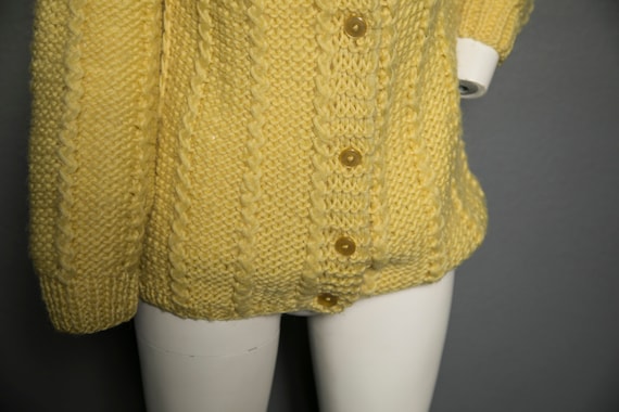 Beautiful 1960s Chunky 100% Wool Pastel Yellow Sweate… - Gem