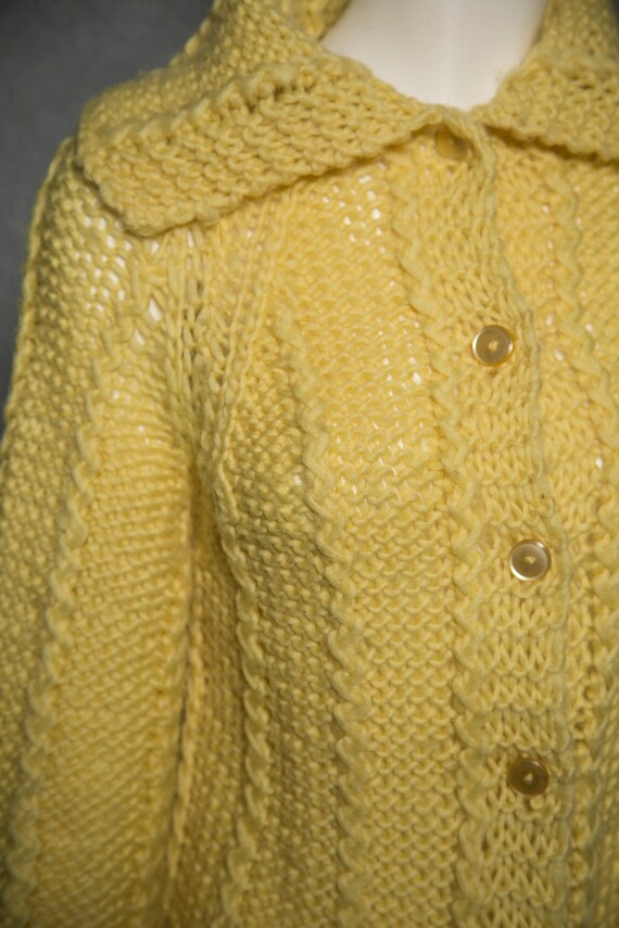 Beautiful 1960s Chunky 100% Wool Pastel Yellow Sweate… - Gem