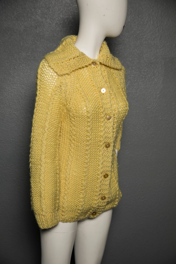 Beautiful 1960s Chunky 100% Wool Pastel Yellow Sweate… - Gem