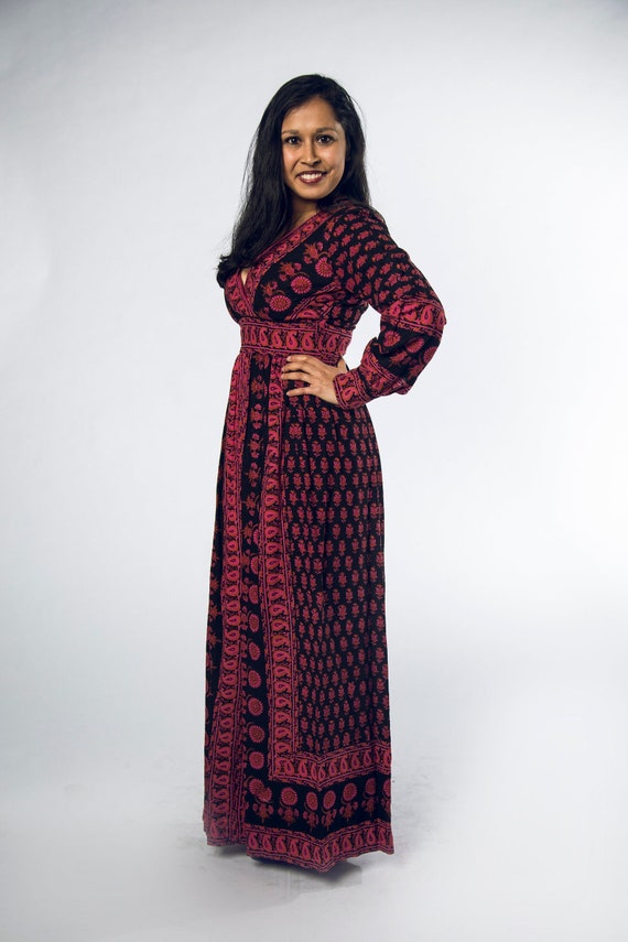 1960s - 1970s Karavan Maxi Black dress with Purple Pa… - Gem