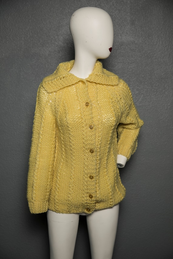 Beautiful 1960s Chunky 100% Wool Pastel Yellow Sweate… - Gem
