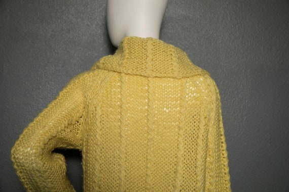 Beautiful 1960s Chunky 100% Wool Pastel Yellow Sweate… - Gem