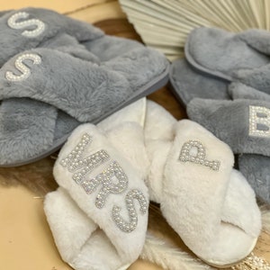 Personalized Fluffy Spa Slippers: Pearl Initial Bridesmaid Gifts - Etsy