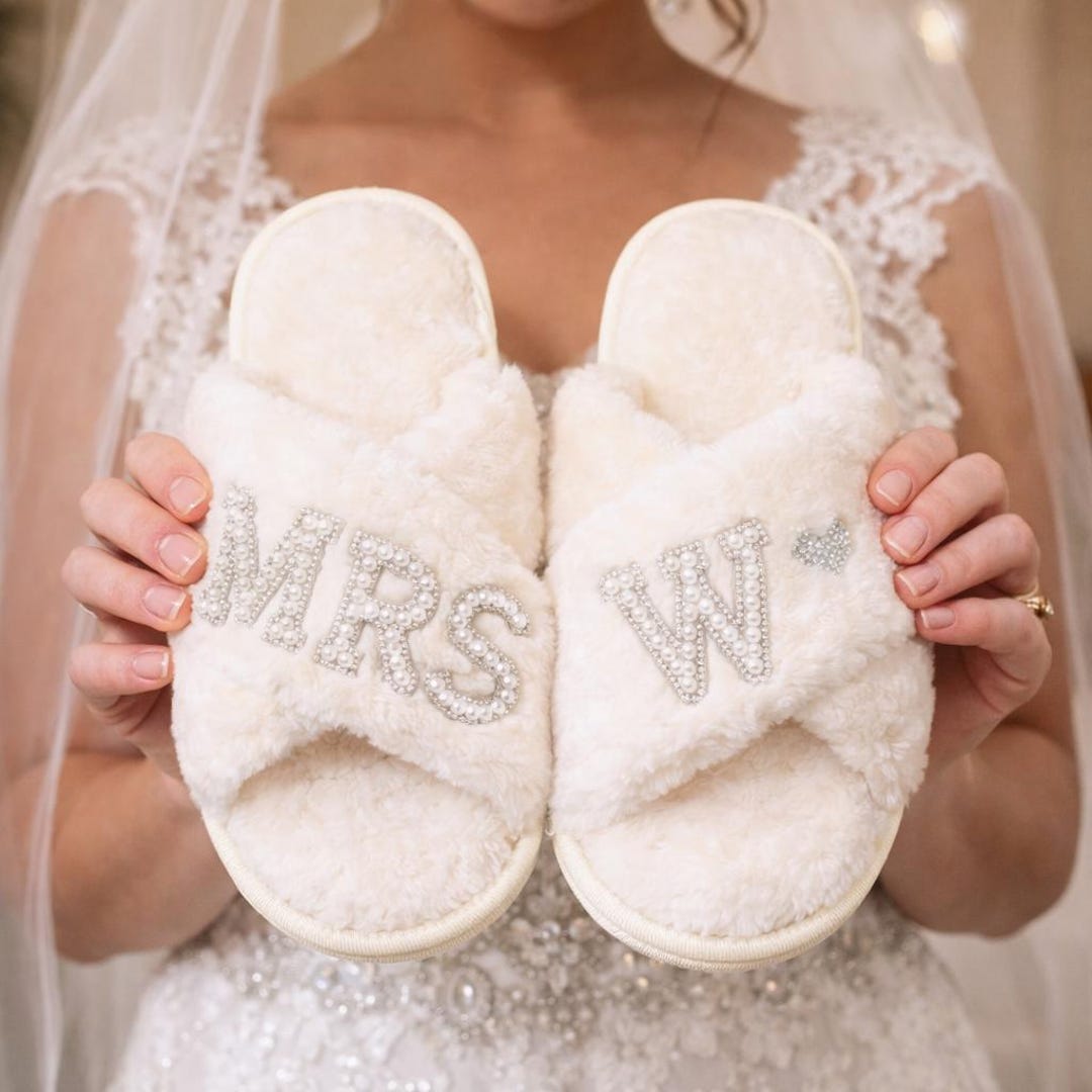 MRS Fluffy Slippers | Bachelorette Party Slippers Set | Bridesmaid ...