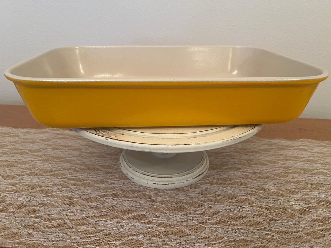 Le Creuset Large ROASTING or LASAGNA Pan in Vintage SAFFRON Cast Iron ...