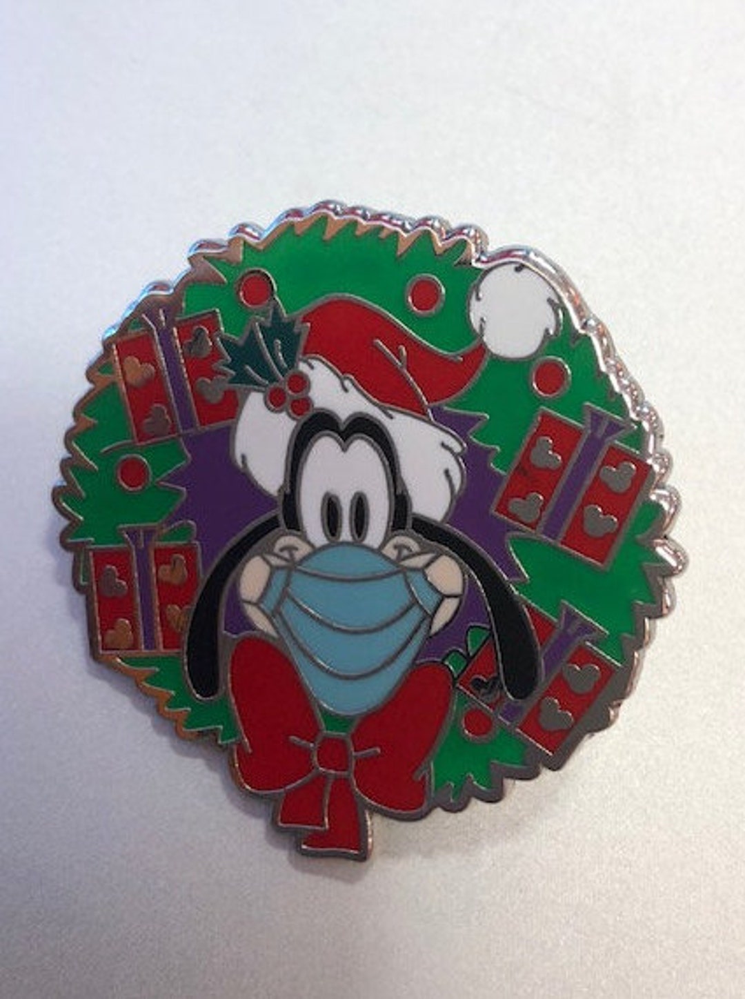 Disney Goofy Mask Pin Goofy in Christmas Wreath With Mask Holiday ...