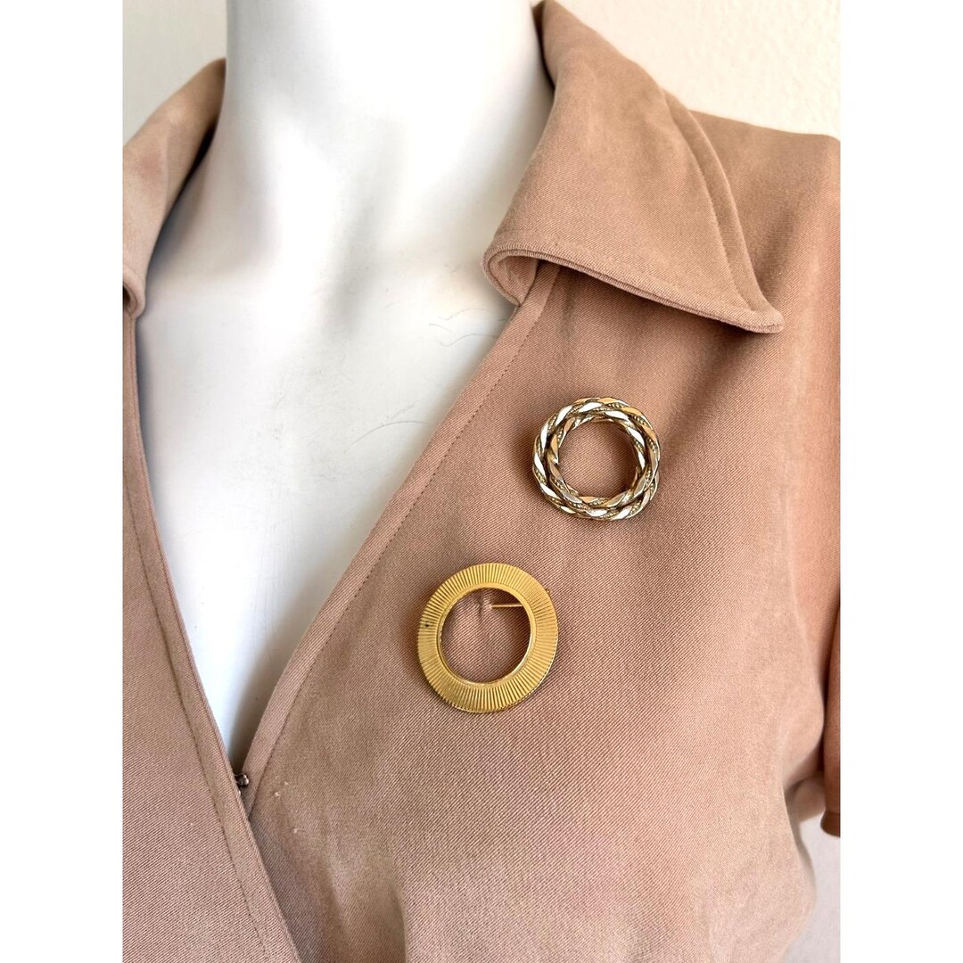 Set of 2 80s Gold-tone Round Circle Brooches Pin Ribbed, Double Braid ...