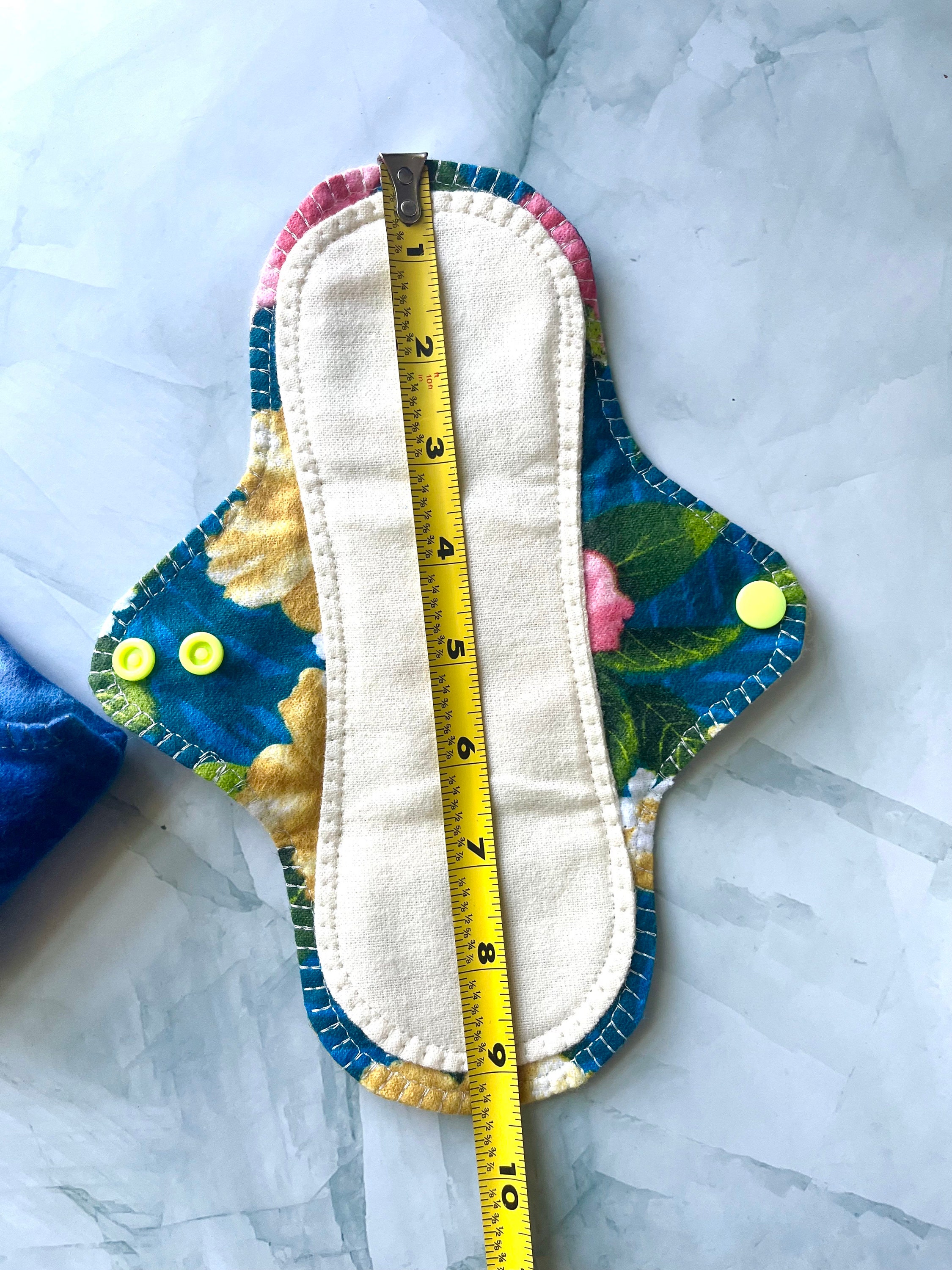 Light Day Reusable Panty Liner Cloth Pads 4 Layers Brushed Flannel, 9.5 ...