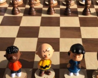 Peanuts Chess Set, Hand Painted Sculpted Chess Pieces, Charlie Brown ...