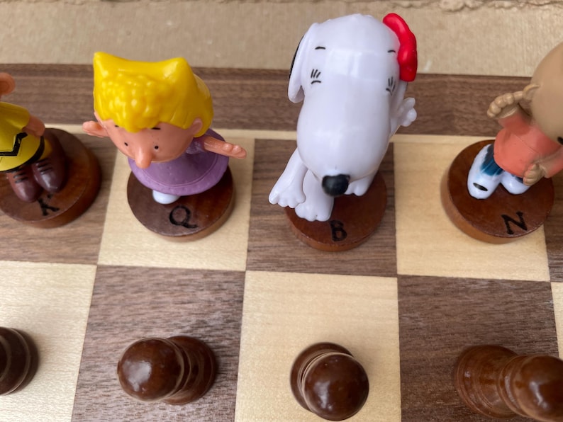 Charlie Brown Sally and Snoop Chess Set - Etsy