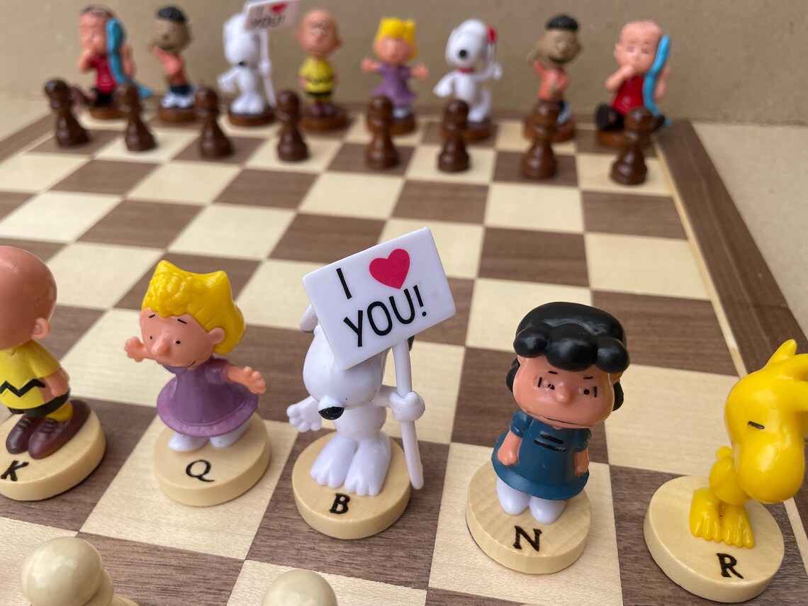 Charlie Brown Sally and Snoop Chess Set - Etsy