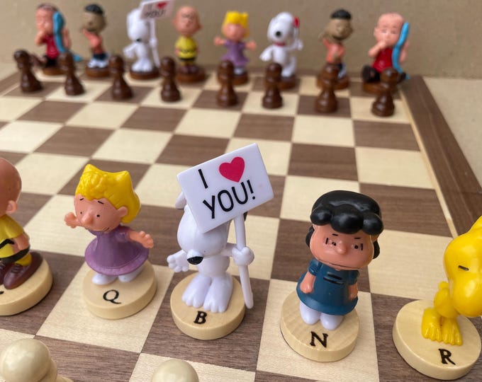 Peanuts Chess Set, Hand Painted Sculpted Chess Pieces, Charlie Brown ...
