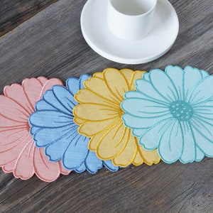 Daisy Style Fabric Coasters, Embroidered Cocktail Coasters - 5x5 ...