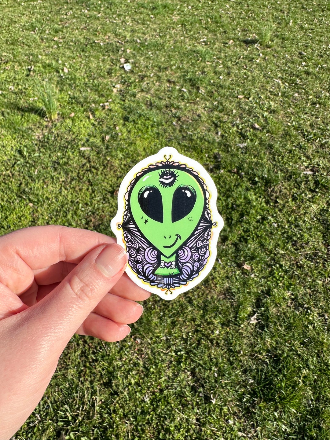 2.5” Alien Sticker - Etsy