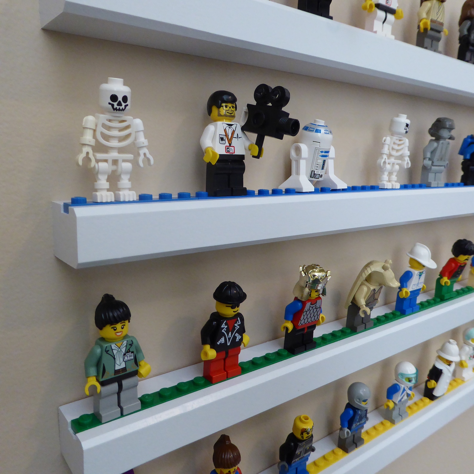 Floating Hardwood Minifigure Display Shelf – ONE (1) - White or Black ...