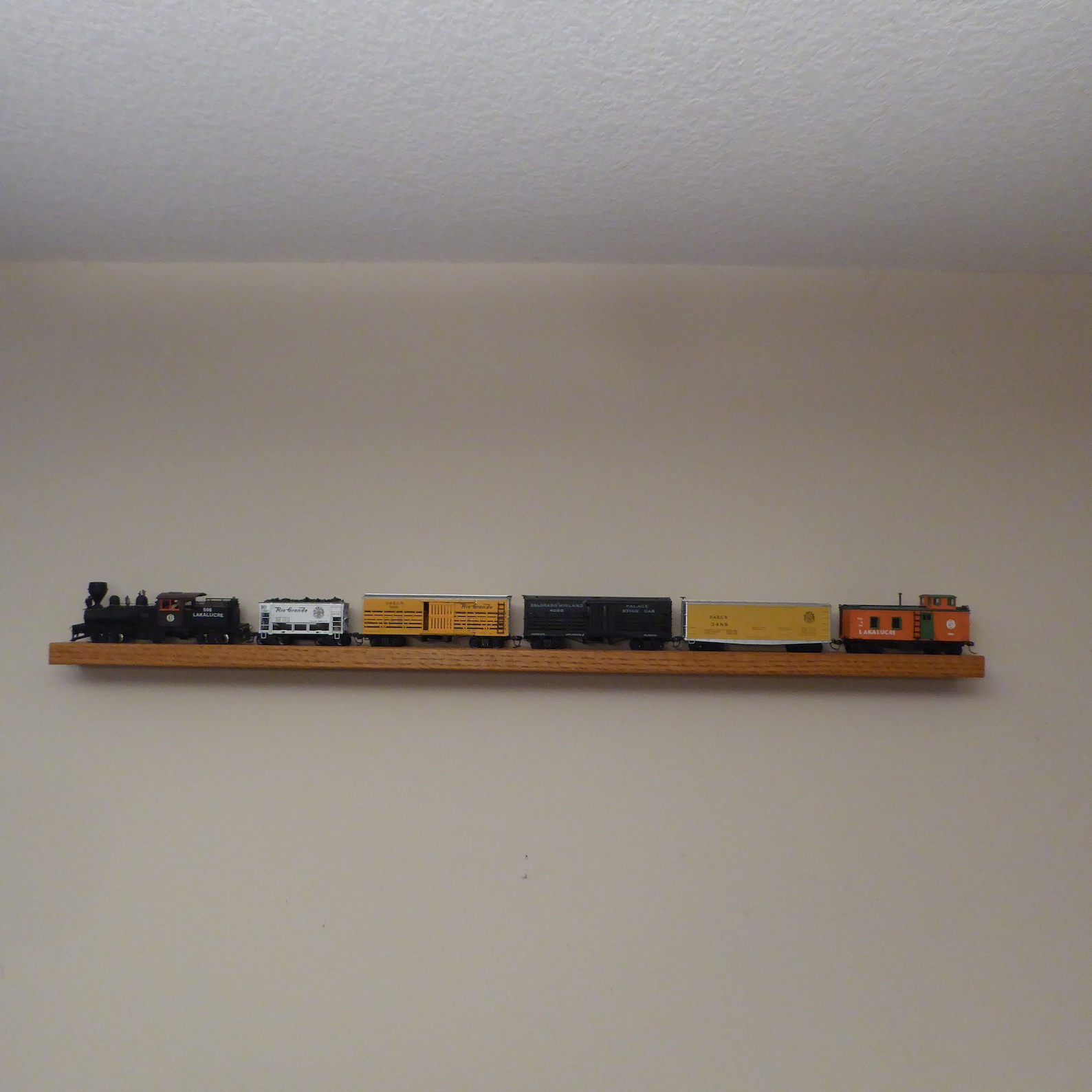 HO Scale Train Display Shelf Solid Oak Floating Shelf - Etsy