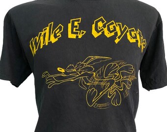 Wile E Coyote Road Runner Shirt - Etsy