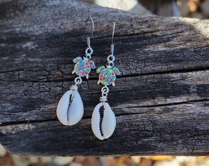 Beautiful Ocean Turtle and Cowrie Shell Beachy Summer Island Mermaid ...
