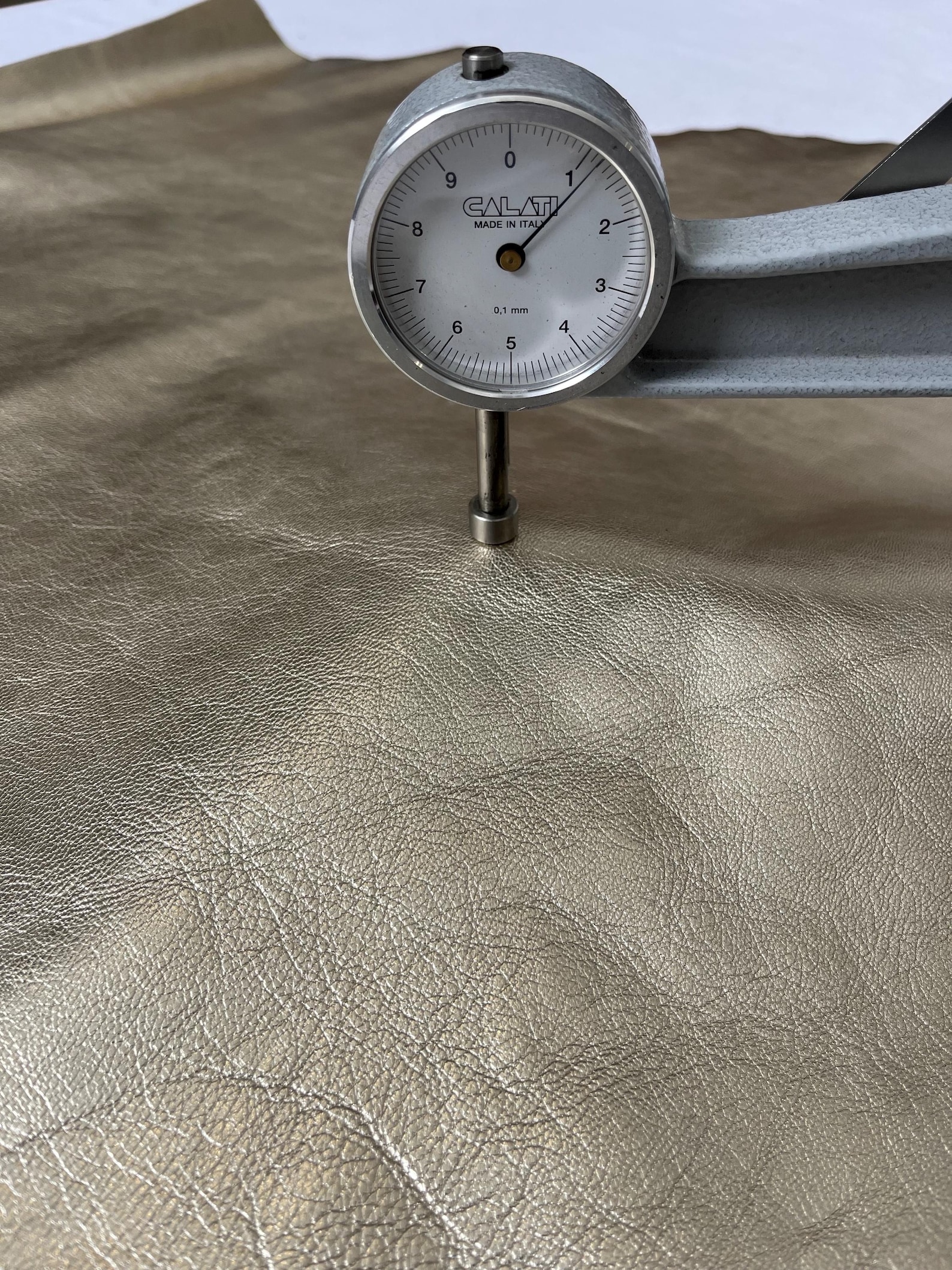 Metallic Goat Leather for Crafts: Soft and Thick Goatskin Hide (0.9mm 2 ...