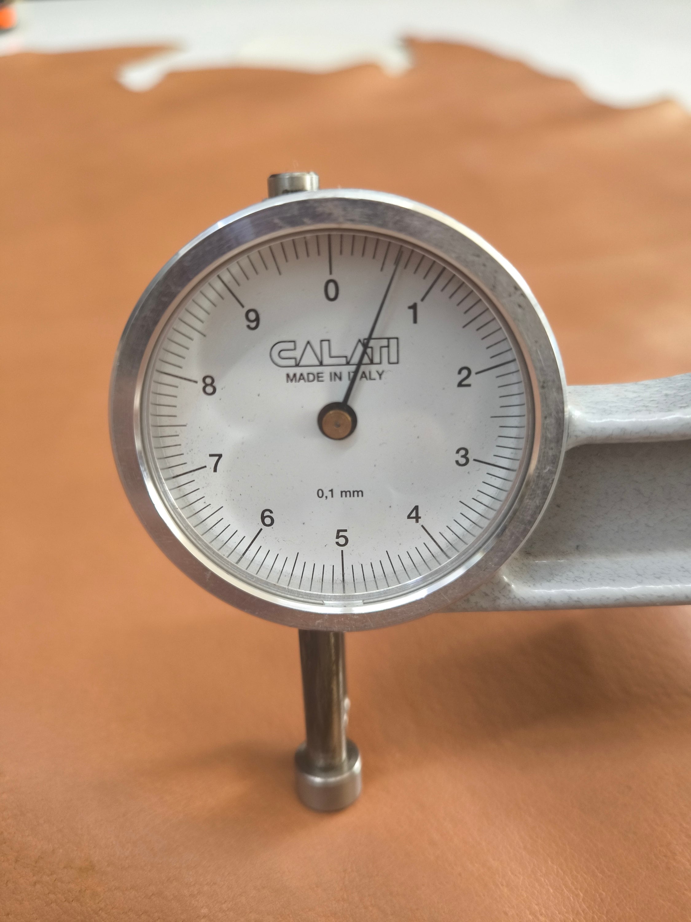 Soft Pigskin Leather Hide: Pig Leather for Lining, Thin 0.7mm, (2 Oz ...