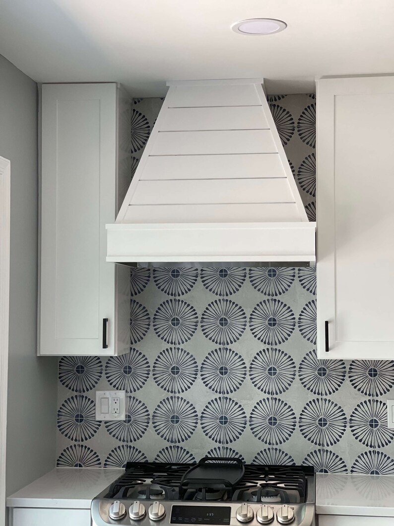 Castlewood Shiplap Chimney Range Hood Maple | Etsy