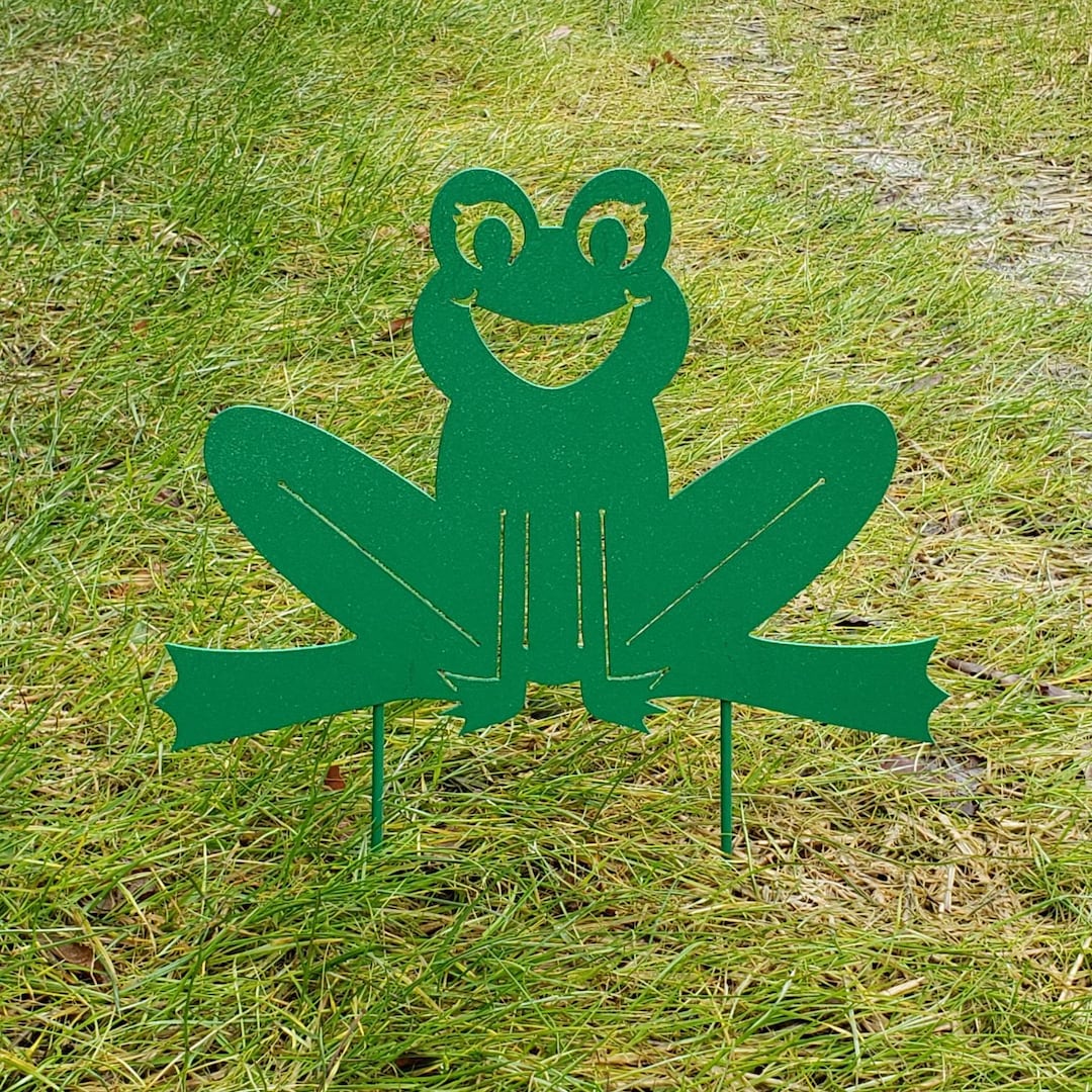 Frog Garden Decor // Yard Pick // Outdoor Decorations - Etsy