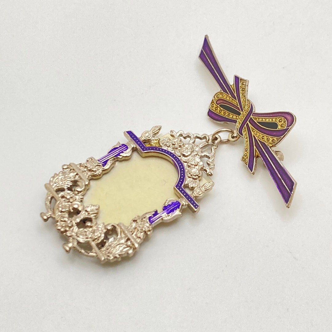 Purple Ribbon Victorian Style Picture Frame Brooch - Etsy