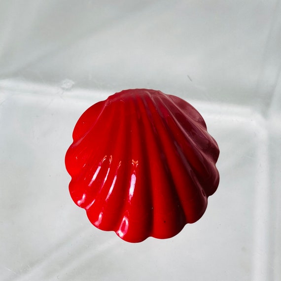 Red Enamel Shell Earrings - red clamshell earrings - Gem