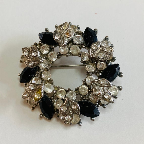 Rhinestone Wreath Brooch - pink rhinestone brooch - b… - Gem