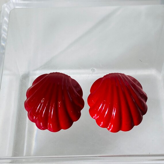 Red Enamel Shell Earrings - red clamshell earrings - Gem