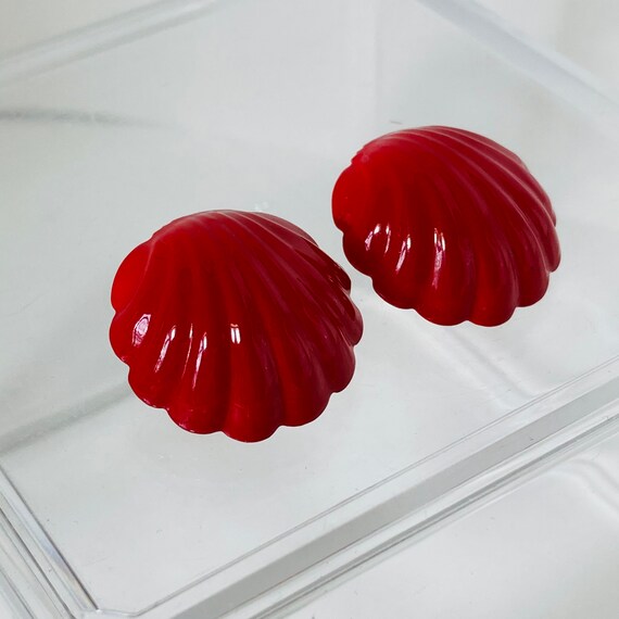Red Enamel Shell Earrings - red clamshell earrings - Gem