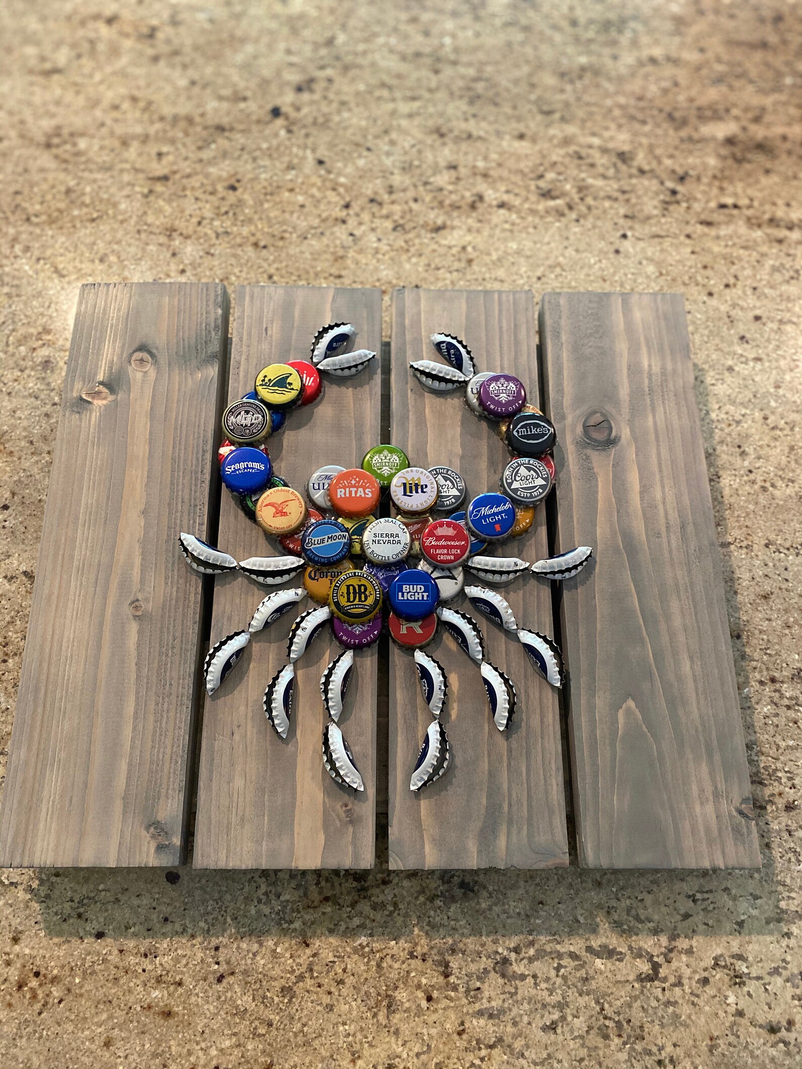 Wood Bottle Cap Crab, Crab Art, Beer Bottle Cap Art || Beachhouse Decor ...