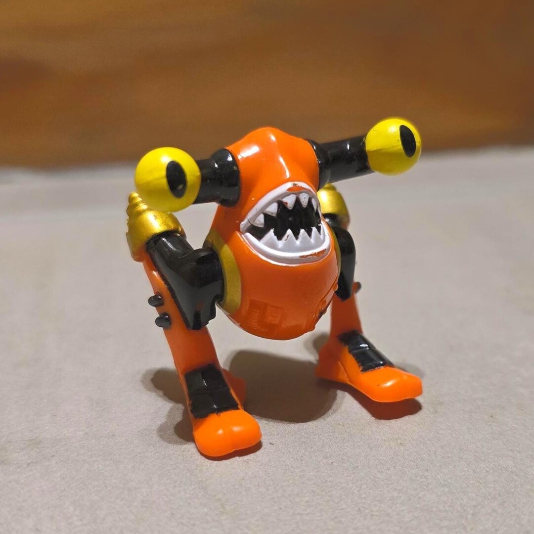 Vintage 1993 Z-bots Micro Machines Jawbreaker Figure Galoob Burger King ...