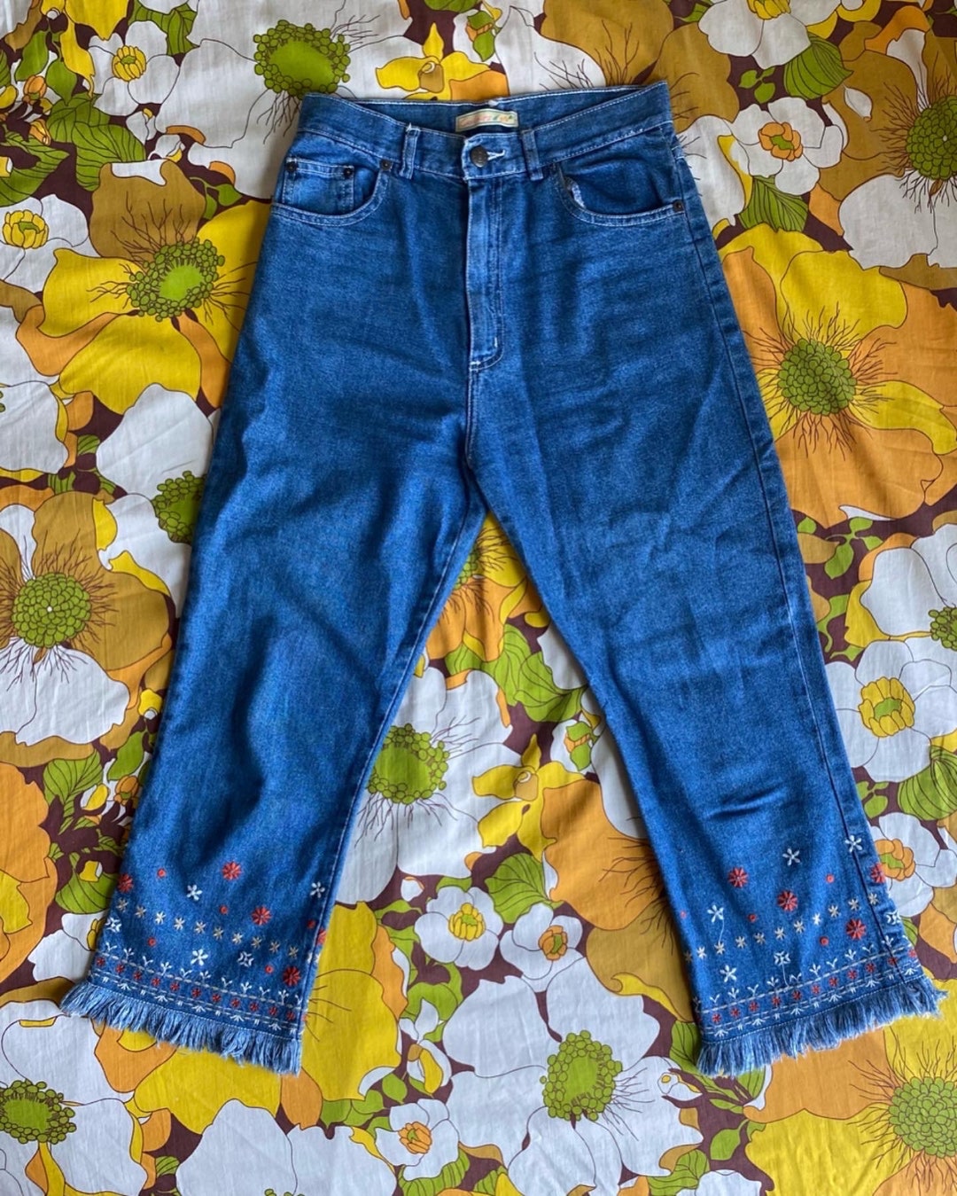 90s Daisy Embroidered Kick Capris - Etsy